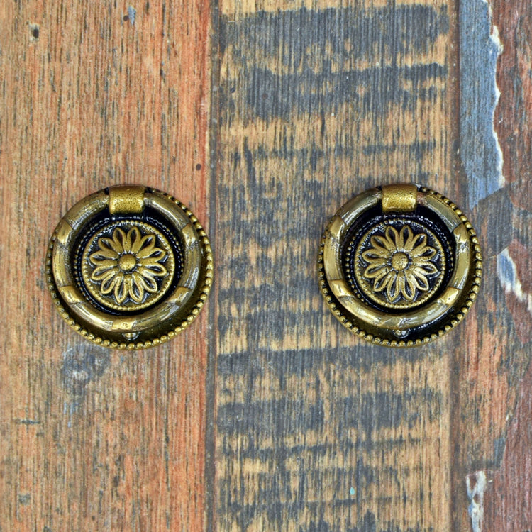 Hanging Pulls – Spruce and Pop