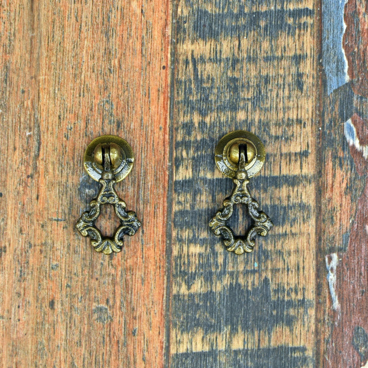 Hanging Pulls – Spruce and Pop